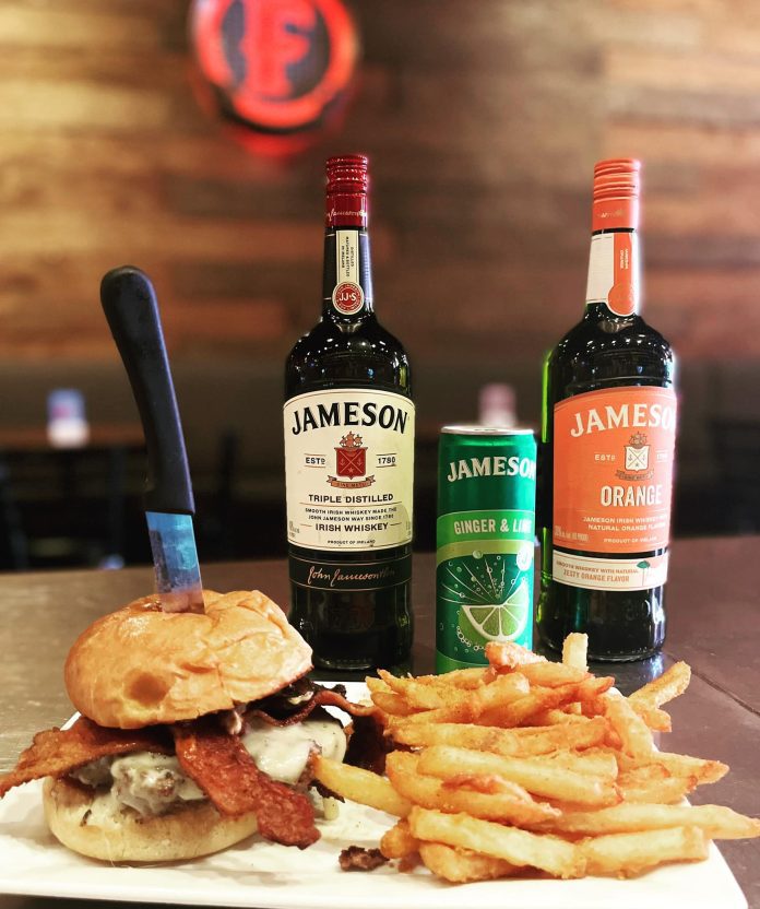 St. Louis Mom Guide to Happy Hour Deals