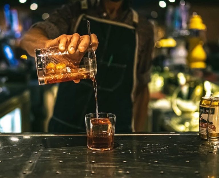 St. Louis Mom Guide to Happy Hour Deals